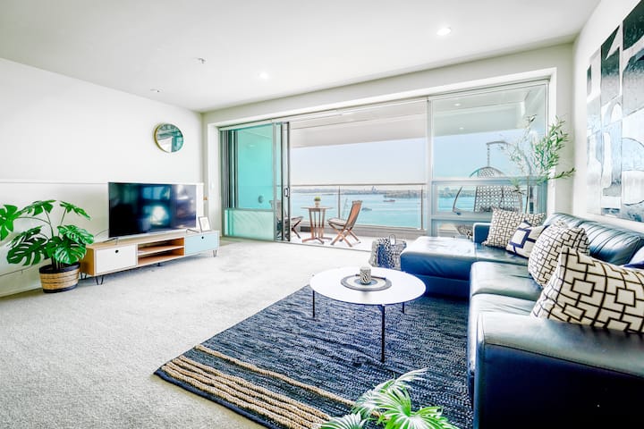 City Penthouse With Panoramic Ocean Views - Auckland