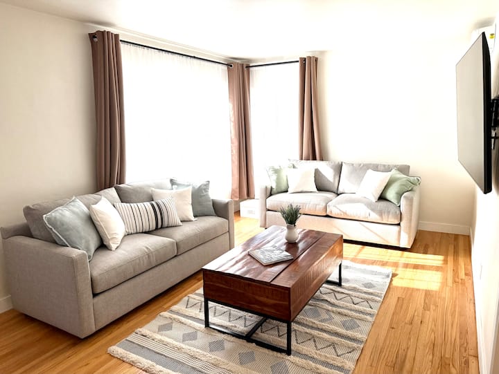 Chic City Getaway | Steps From Little Italy - Old Town - San Diego