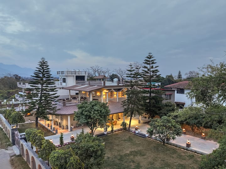 Mont Tierra | 4br Villa W/ Lawn & Pool Table - Dehradun