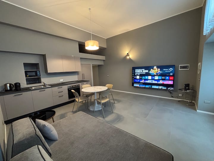 Hozyhome - Amazing Loft Near Bocconi Area - Milano