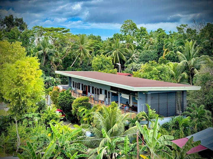 Van'z Mezzane, 4xking Beds, Generator, Balcony - Panglao