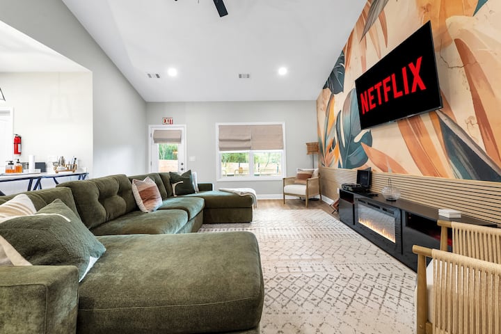 Spacious Family Home With Fire Pit & Games - Columbus