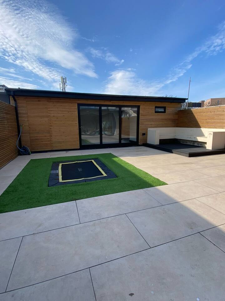 The Hideaway - Cardiff