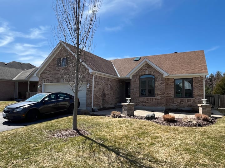 Your Suite On Country Lane - Barrie