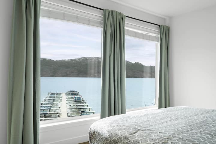 Luxury Lakefront Barona Beach With Pool - Kelowna