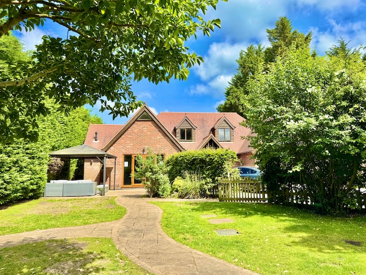 Serene Retreat - Hot Tub - Pool Table - Nr Beach - Bournemouth