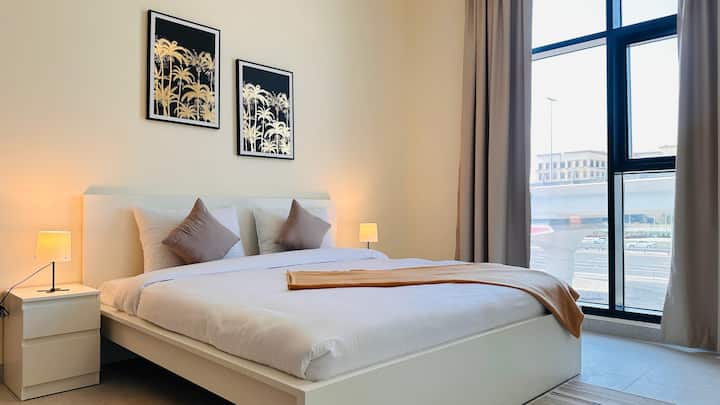 Luxury 2 Bedroom Apartment Near Sheikh Zayed Road - 