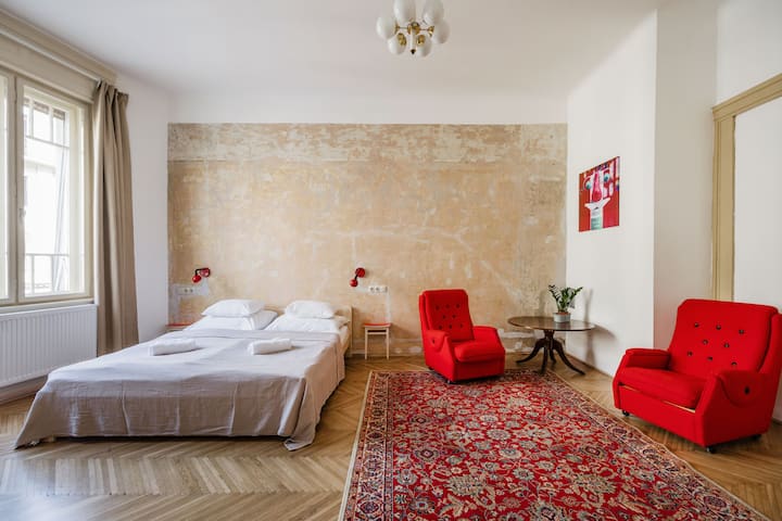 Coral Salvage Flat - Hungary