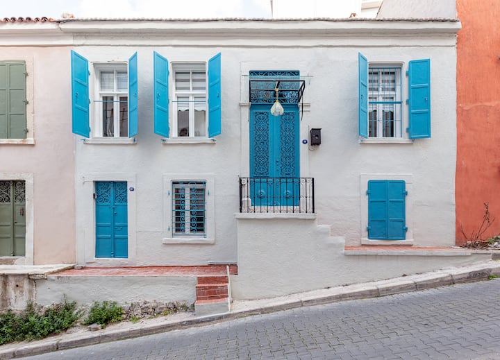 Greek House – Walk To Clock Tower & Elevator - Bornova