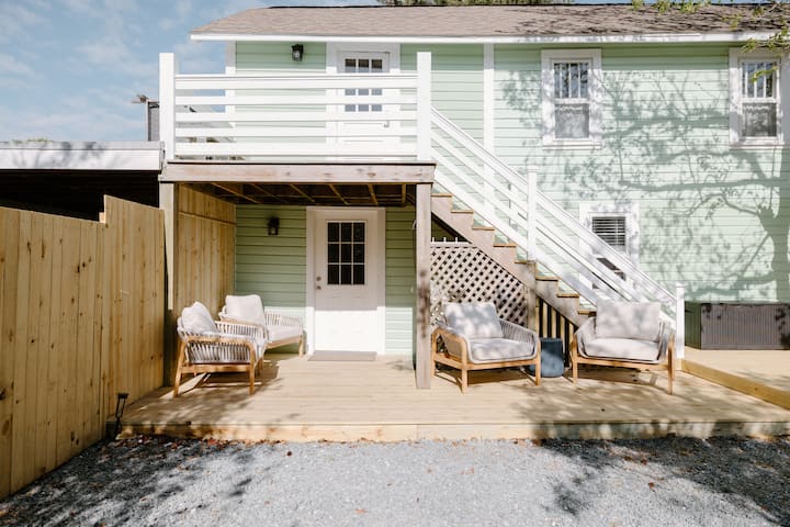 Walk To Beach | King Bed | Pickleball | Pets - Kure Beach, NC