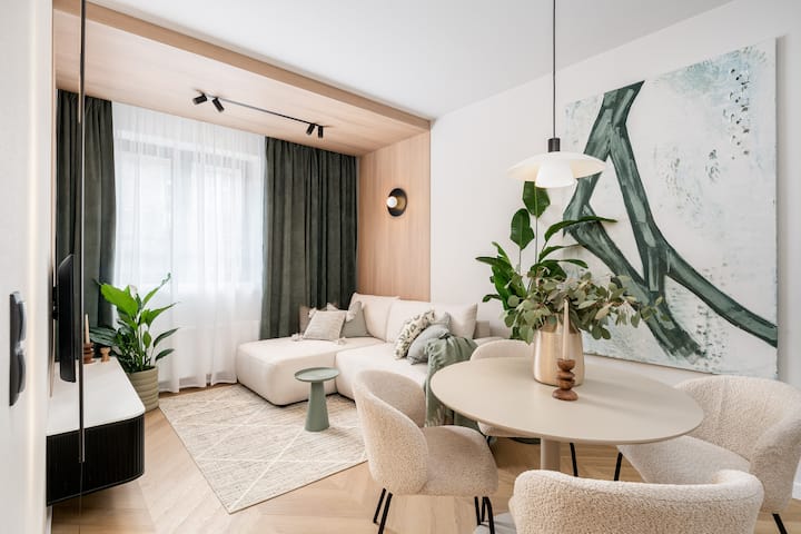 Smoleńsk 302 With Parking By Tyzenhauz - Krakkó