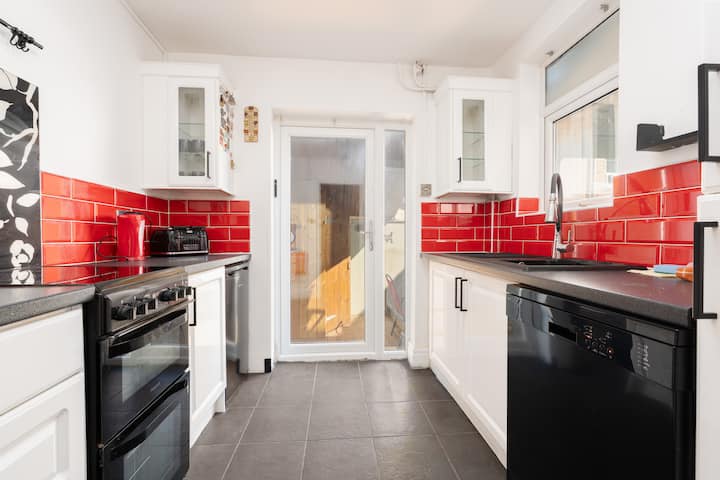 Noir House Anfield. Wifi Parking Nr Football - Knowsley Safari