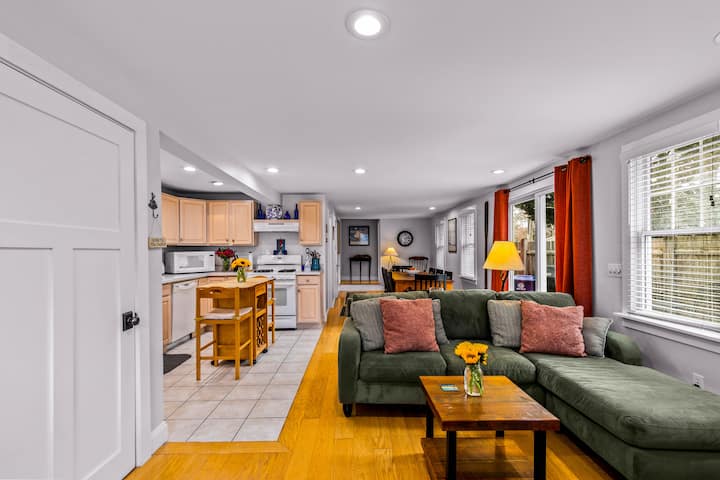 Central Ptown 2 Br | 2-car Parking + Private Patio - Provincetown, MA