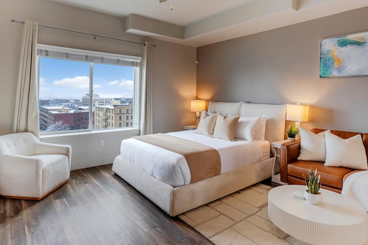 Convention Ctr Studio! Designer! Spa/pool/gym/pkg! - Salt Lake City, UT
