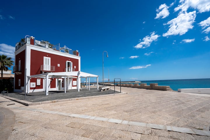 Apulia Charming Suites - Casa Rossa Fronte Mare - Fasano
