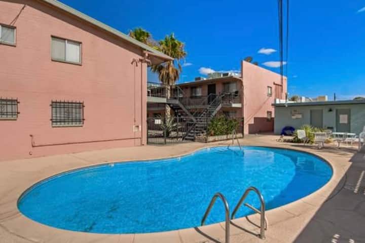 Cozy Central Condo W/1 King & 1 Queen Bed & Pool - Tucson, AZ
