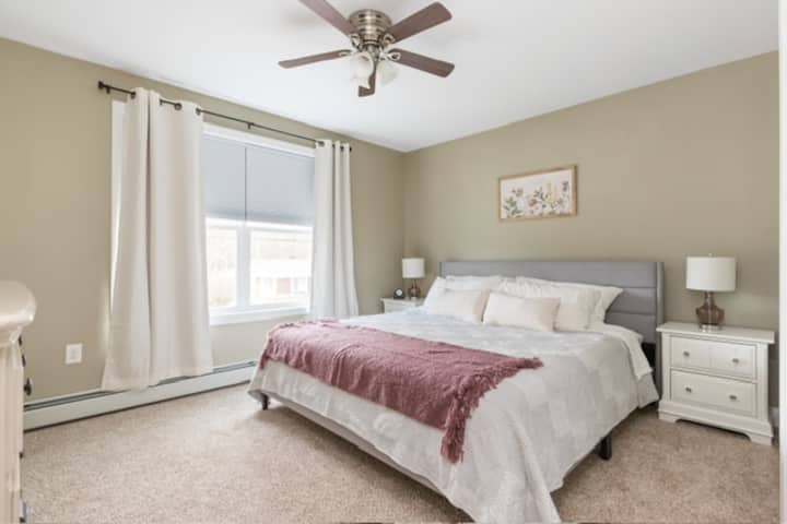 Canobie Lake Retreat - 2 Bed 1.5 Bath All The Fun! - La Rivera, Pelham