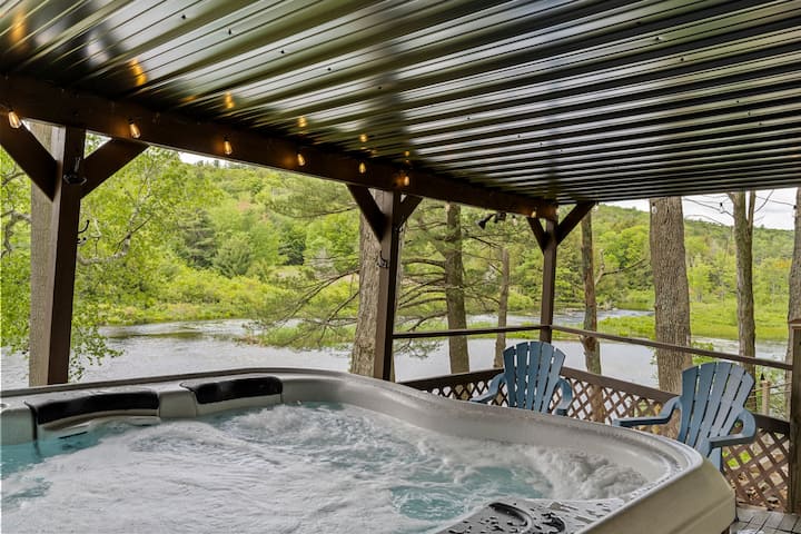 Foliage Escape · Apple Picking, Firepit & Hot Tub - The Berkshires, MA