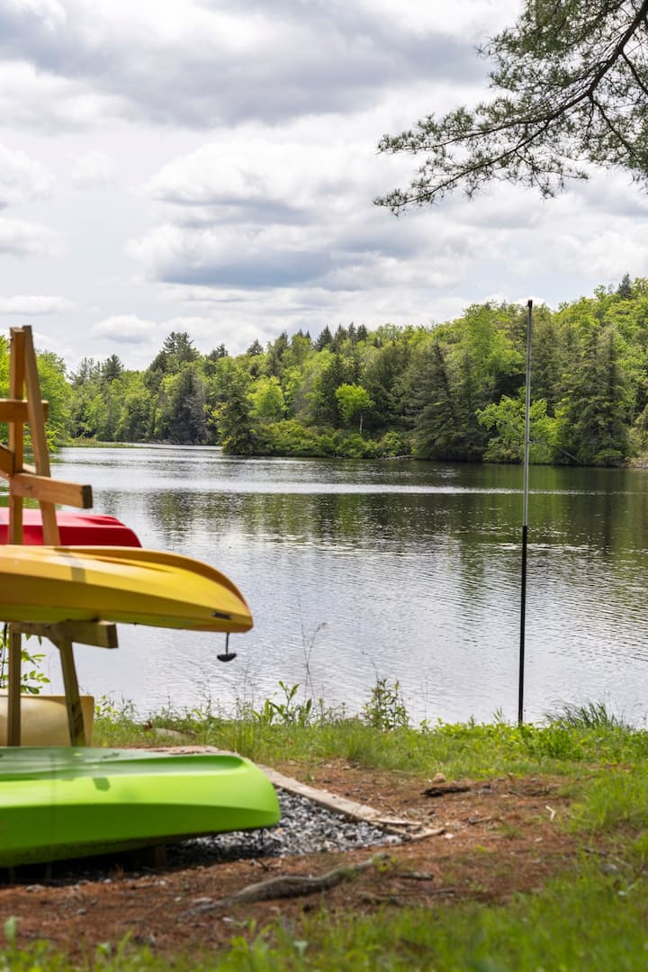Berkshires Lakefront · Hot Tub · Firepit · Kayaks - The Berkshires, MA