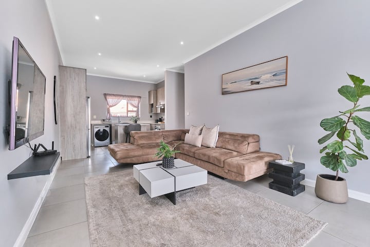 Sandton View Stunning 2br Skyline Apartment - Alexandra, South Africa