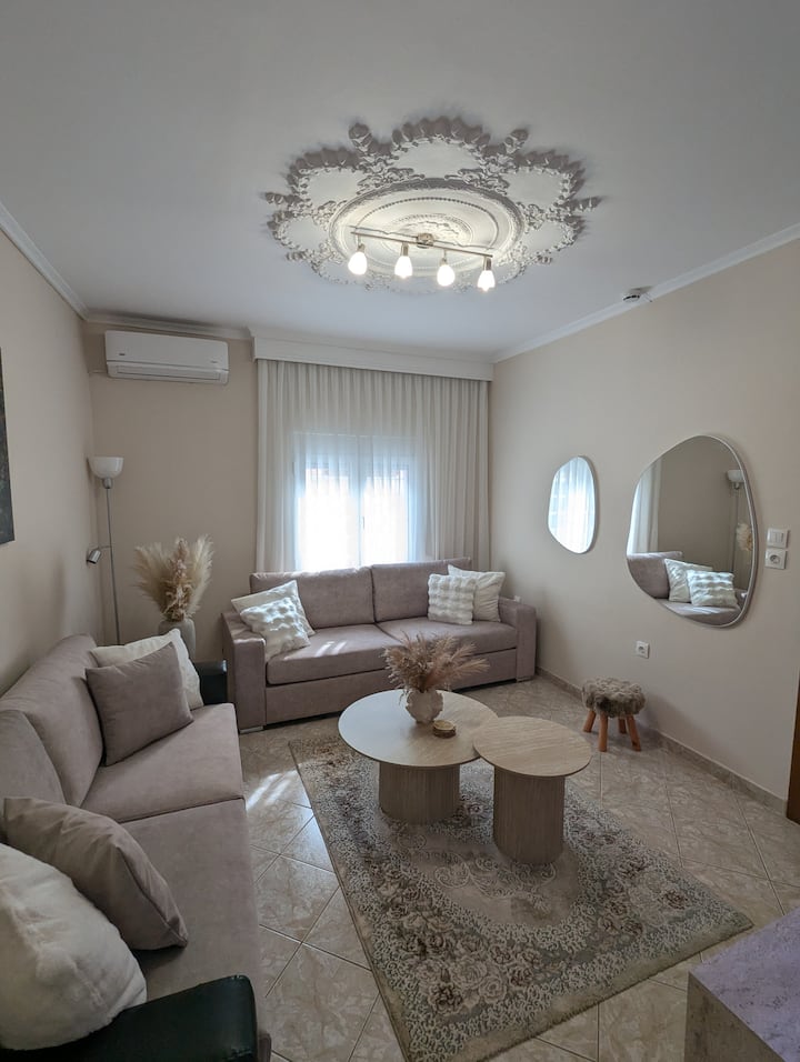 Under Castle Walls Cottage - Салоники