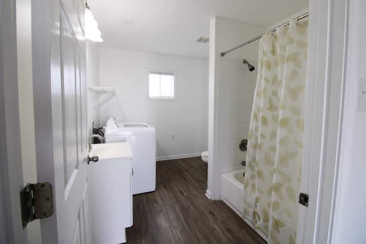 Spacious, Private 1/1 Apartment- Unit 3c - Houma, LA