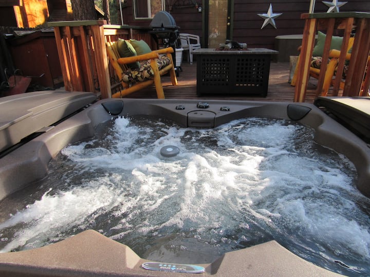 Cool Cozy Cabin W/spa, 2+1, Sleeps 6, Great Price! - Big Bear, CA
