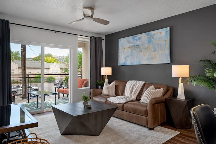 Deluxe 1br 1ba Pool, Gym, Htub, Pkg - Salt Lake City, UT