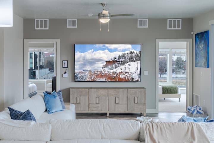 Convention Ctr! Spacious 2br/2ba-spa,pool,gym,pkg - Salt Lake City