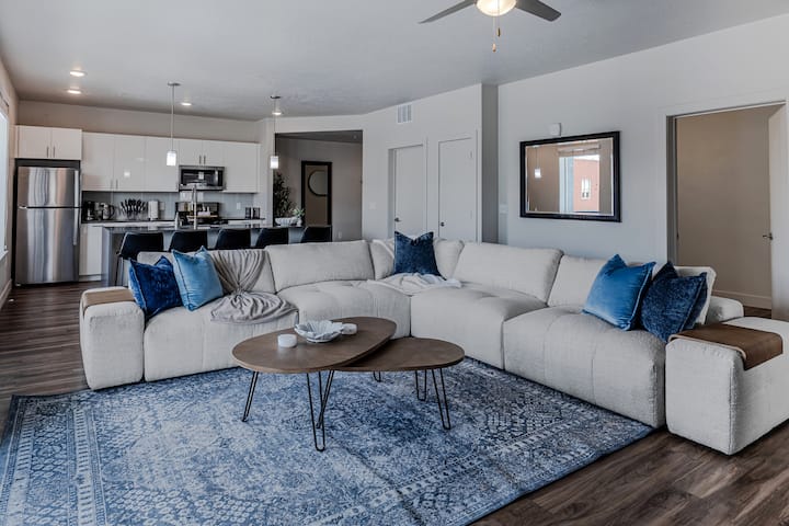 Convention Ctr! Spacious 2br/2ba-spa,pool,gym,pkg - Salt Lake City, UT
