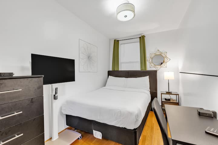 Quiet Room, Desk, Walk To Mit | Peapod Rentals 46 - Cambridge, MA