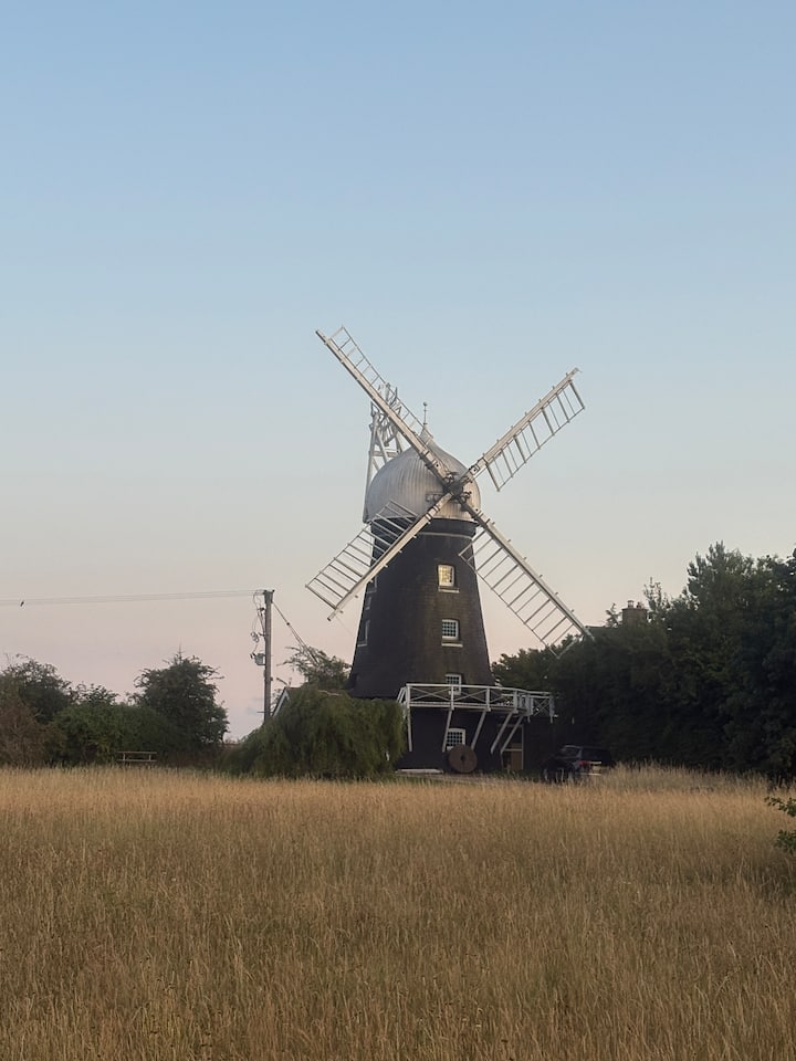 Charming Windmill In Rutland Countryside. - Oakham