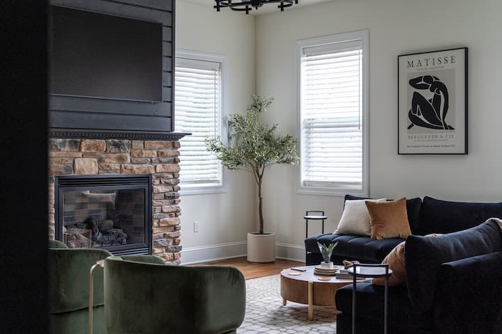 Brewers Hill Gem Near Downtown W Rooftop And Gym! - Milwaukee, WI