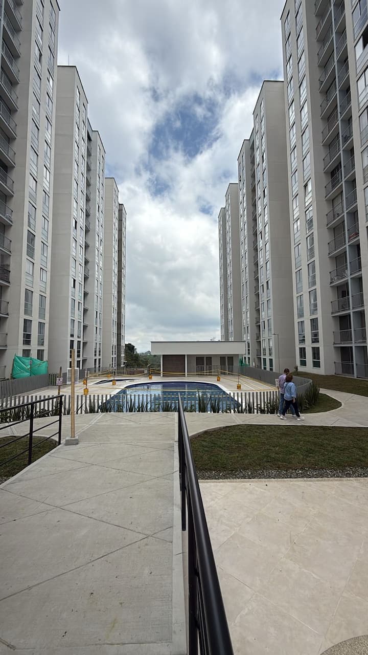 Armenia Apartamento Completo, La Mejor Ubicación. - Armenia, Colombia