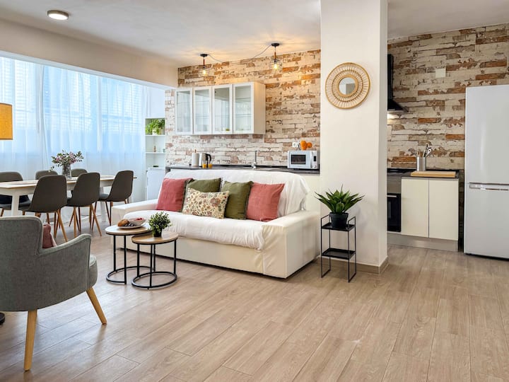 Luminoso Apartamento En Pleno Corazón De Alicante - Alicante