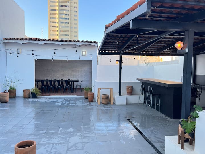 Centric 2-story House, 6 Rooms, Rooftop With Grill - Zapopan