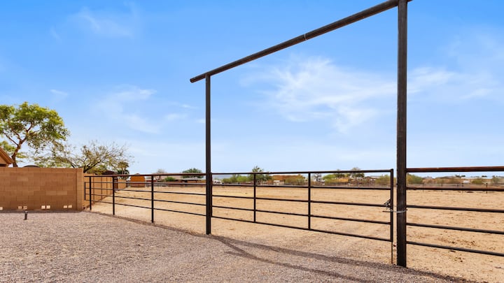 Saddle Butte Ranch | Horse Property And Rv Parking - Buckeye, AZ