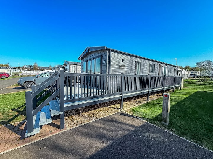 Caravan With Decking In Hunstanton Ref 23010ha - Norfolk