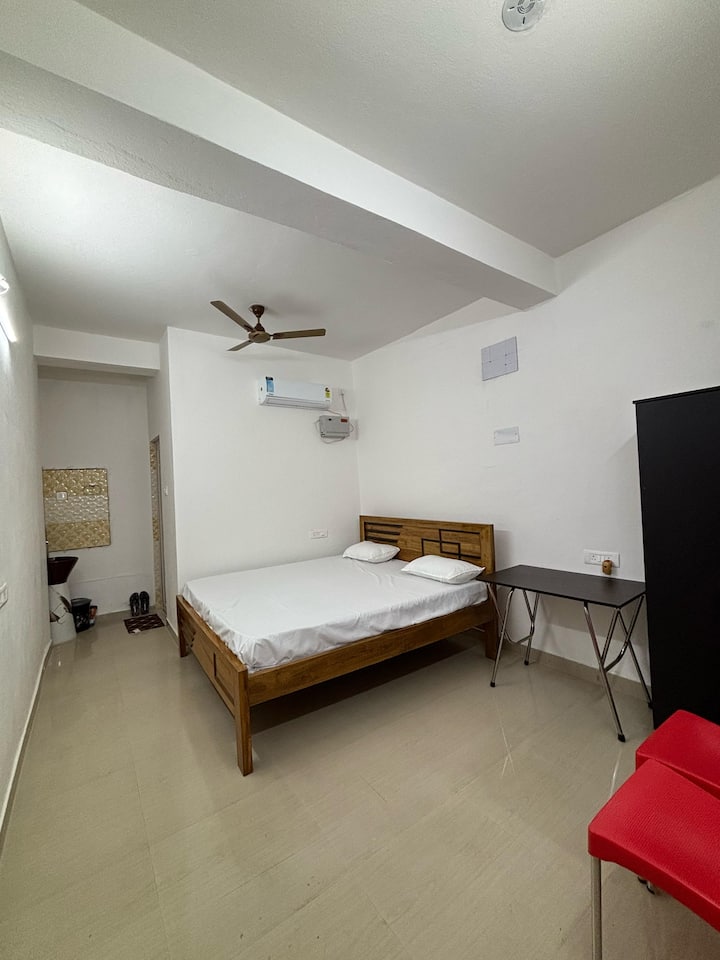 Nandighosh Lagon Ac Deluxe_airport_railway Station - Bhubaneswar