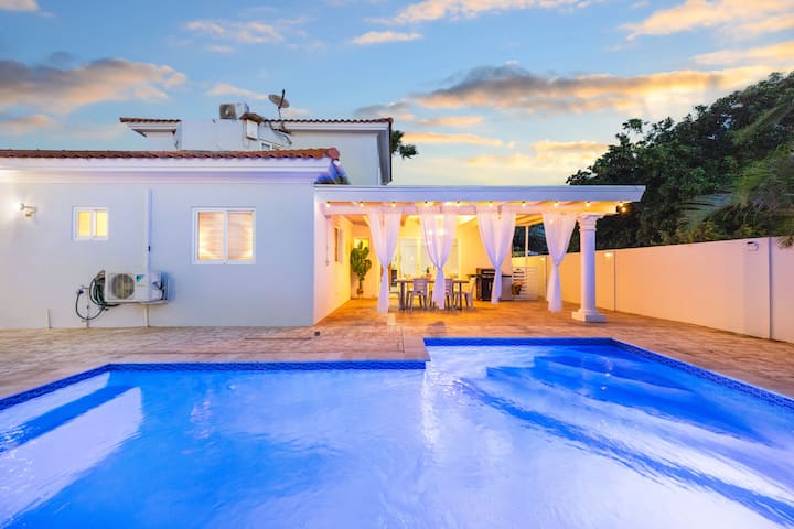 Palma Lux Villa – Private Pool & Modern Comfort - Aruba