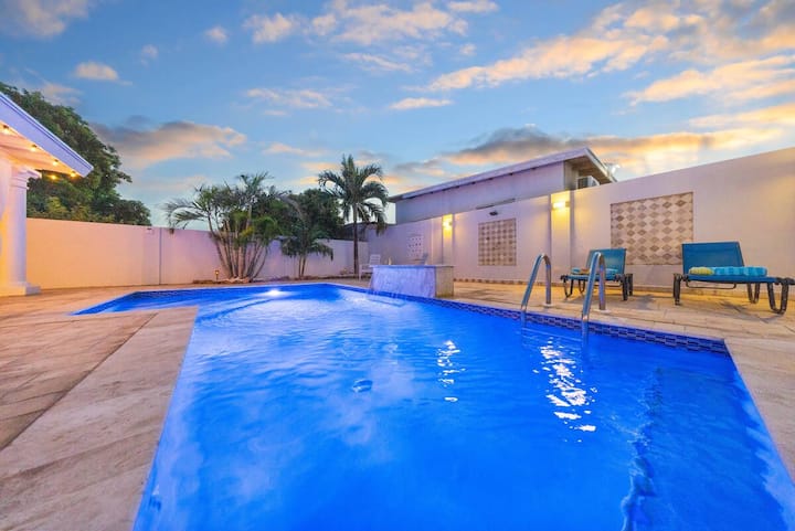 Palma Lux Villa – Private Pool & Modern Comfort - Aruba
