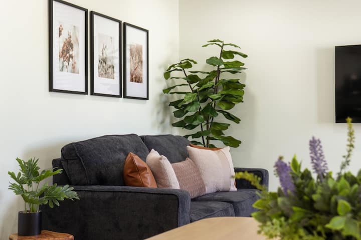 Modern Stylish |3bdr |Neardtw&downtown Detroit - Livonia, MI