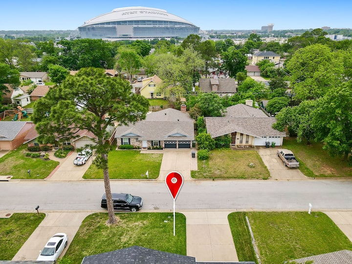 Stadium Stay | Billiards, Putt Putt, Games, & More - Arlington, TX