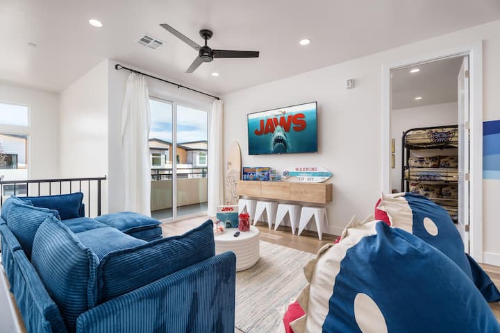 Shark Beach Escape | Hot Tub |Near Zion |Sleeps 26 - Hurricane, UT
