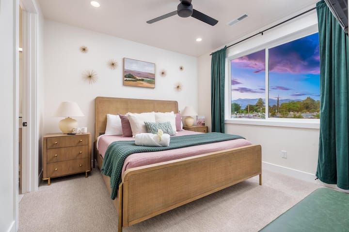 Elegant Retreat Near Zion – Spacious & Luxurious - Hurricane, UT