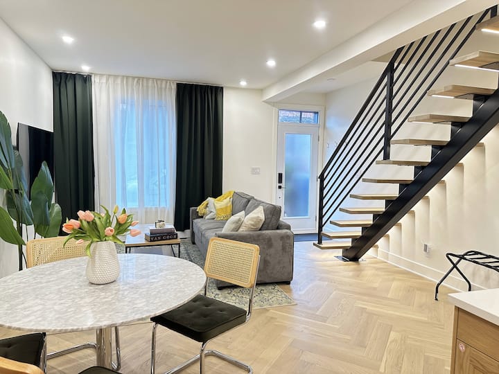 Luxueux 2cac 2sdb 2prk Petite Italy Ev Chargeur - 蒙特婁