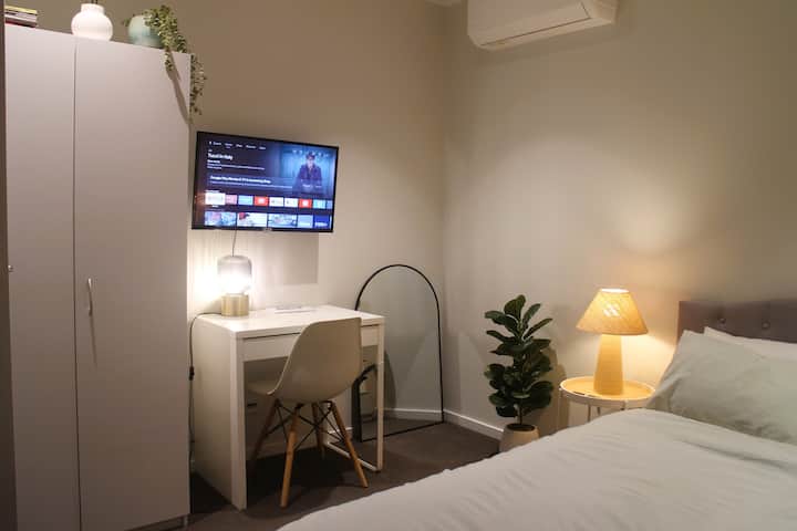 (New)private Guest Suite, 5min Walk To Station - Oxley