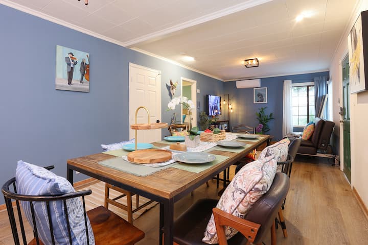 Comfy & Unique Home 2b2b *10 Mins To Disney Magic* - Santa Ana, CA