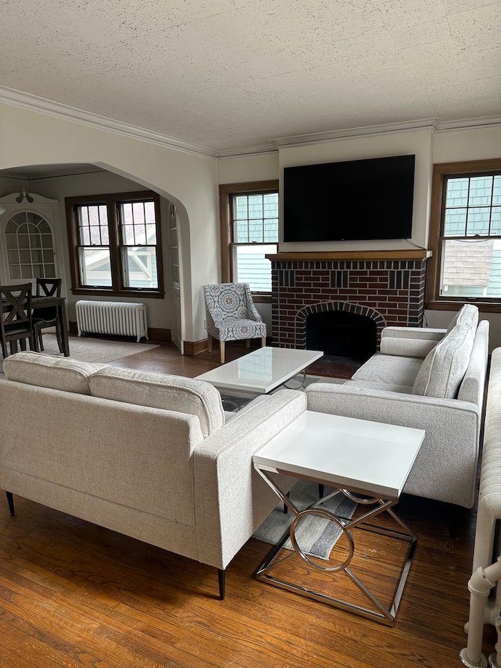 Close To St. Thomas, Macalester, St. Kate, & More! - 聖保羅