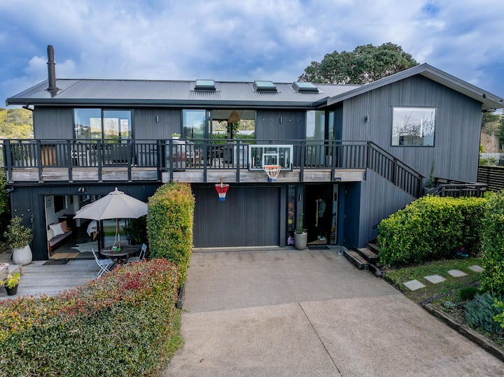 Modern Coastal Oneroa - Waiheke Island